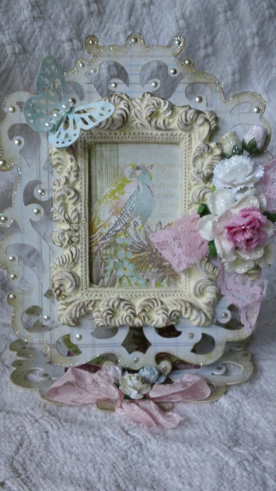 TheTara148: Cricut Photo Frame - Easel Card