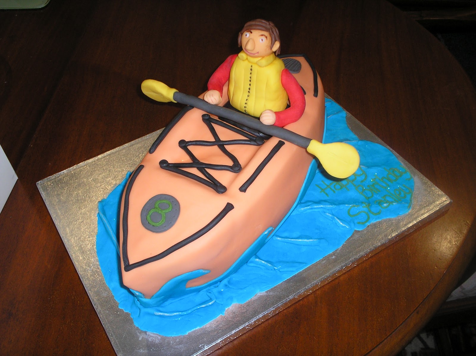 Nicky's Cakes: Kayak Cake
