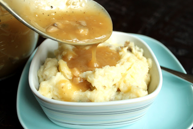 A Teaspoon and A Pinch: Oh My Good Gravy