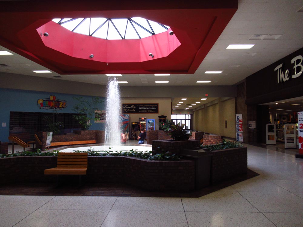 Sky City: Retail History: Indiana Mall: Indiana (White Township), PA