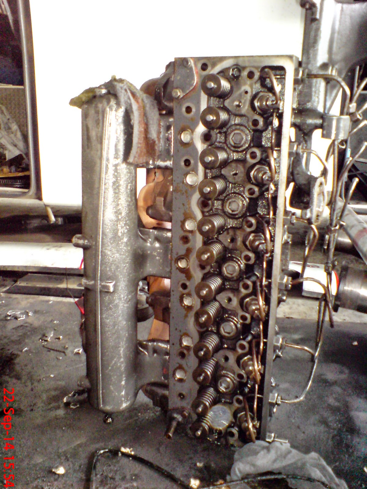 Perawatan Dan Perbaikan Mesin Bus Mercedes Benz OM366 PO Prayogo 95CE