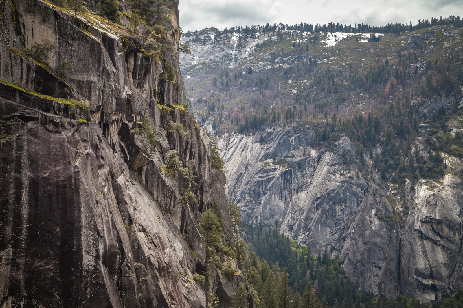 Hiking to Vernal and Nevada Falls in Yosemite - Explore the World with ...