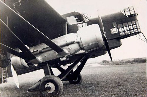 Airplanes in the skies + FAF history: Farman 222