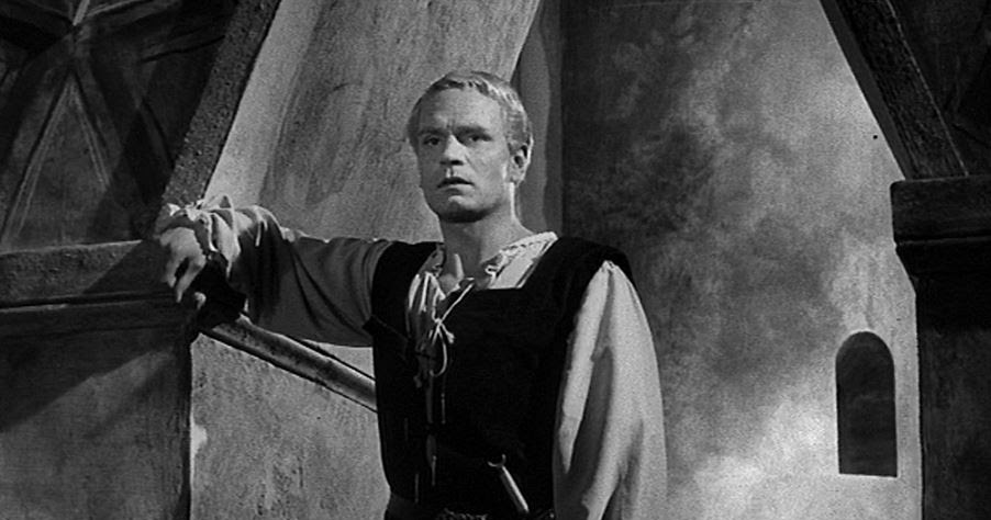 Hamlette's Soliloquy: "Hamlet" Comparisons