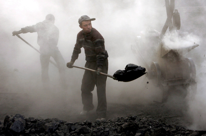 Gas explosion in Chinese mine kills 29