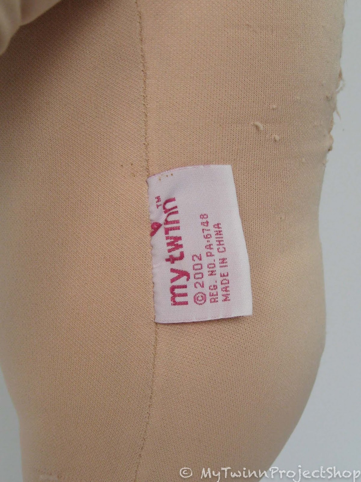 The My Twinn Project Shop: The Walking Red