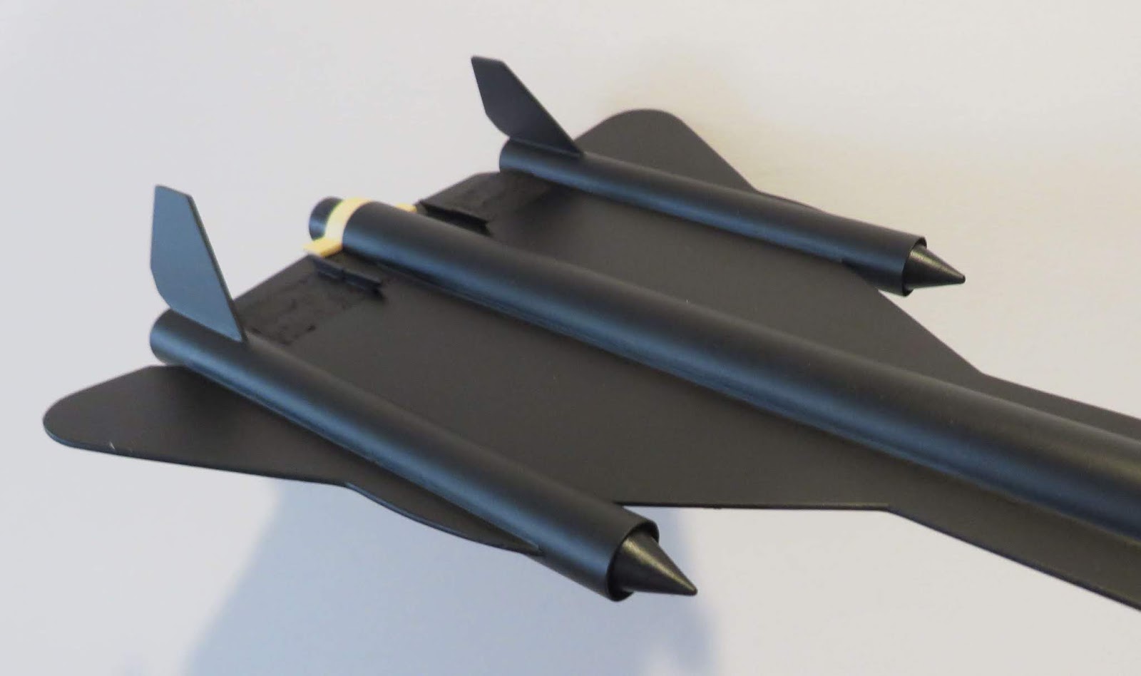 Model Rocket Building: Apogee SR-72 Darkbird Build Part 9, Finished