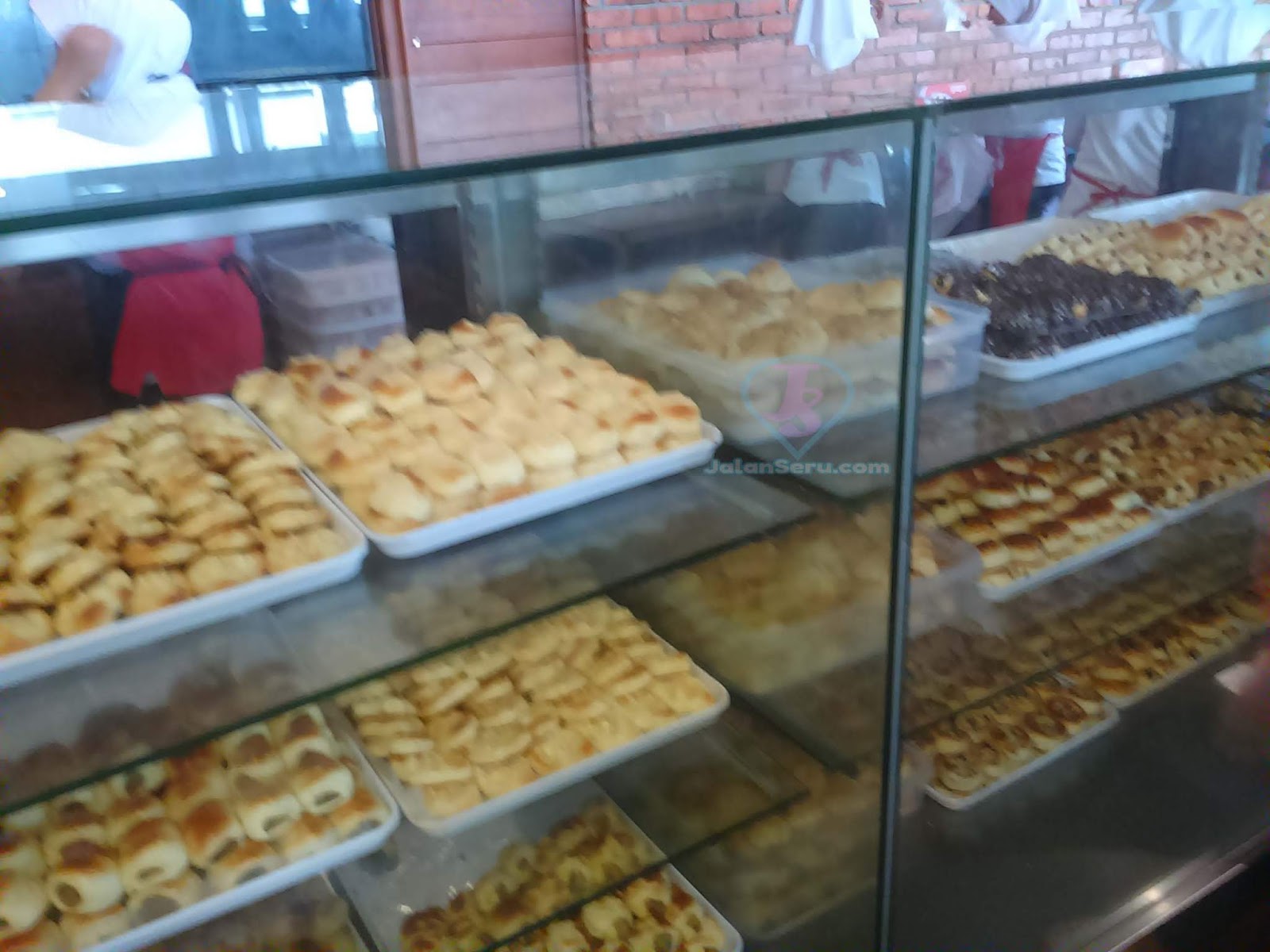 Roti Unyil Venus Oleh Oleh Kekinian Dari Kota Bogor - Jalan Seru