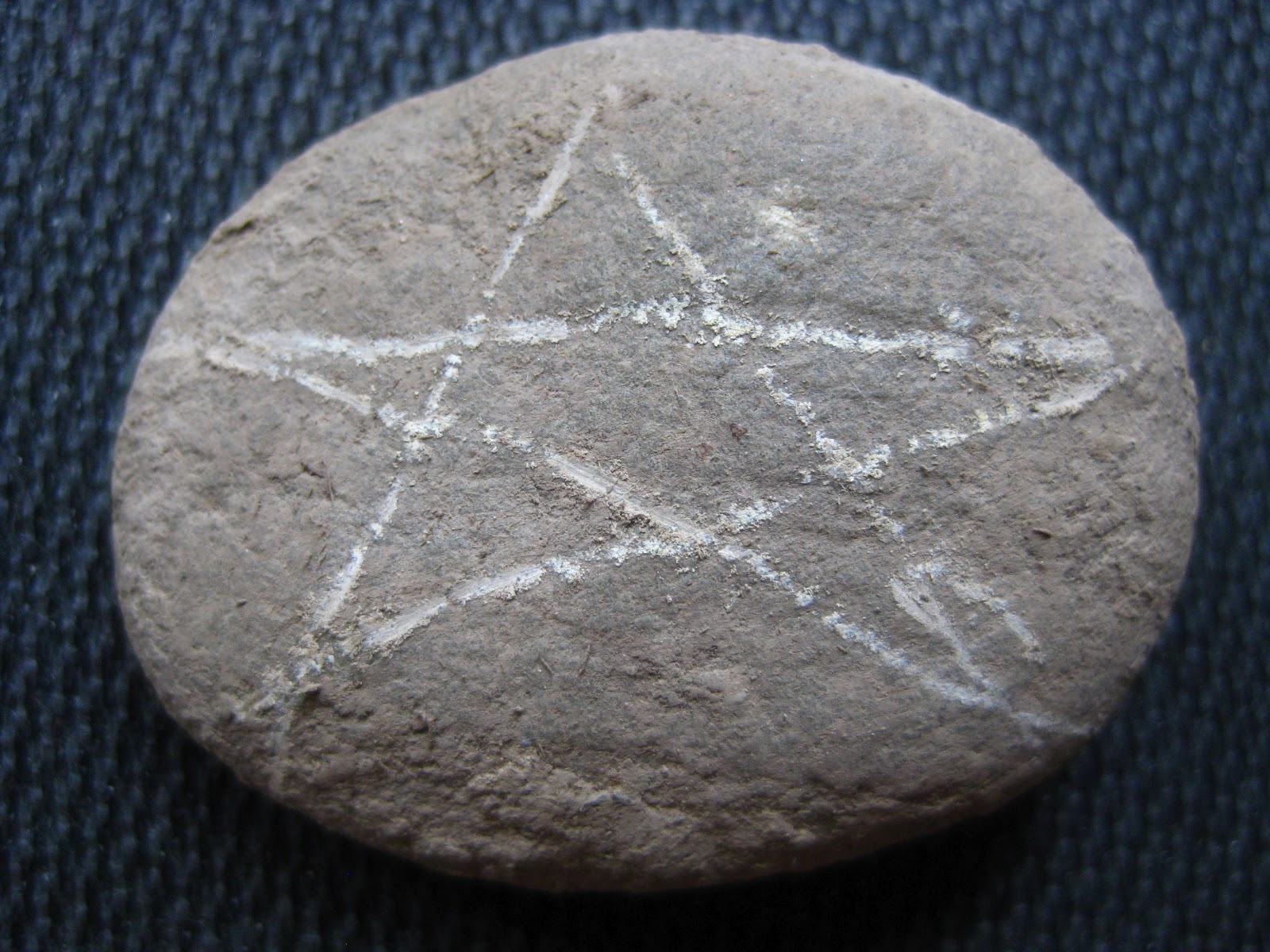 365 Days of Stargazing: 355. Stone Strokes Star