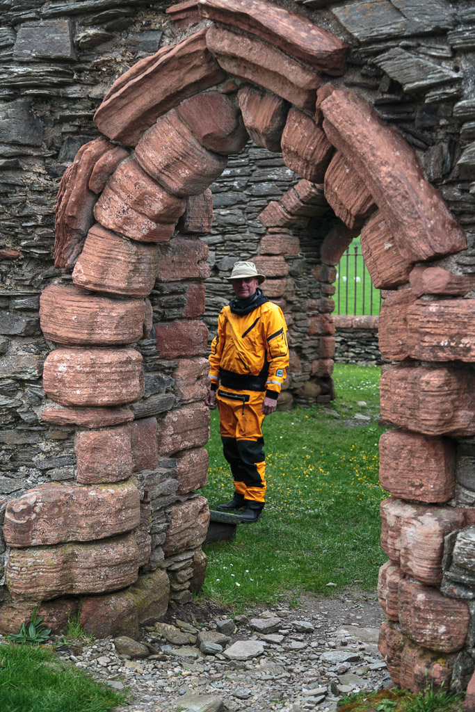 Sea kayaking with seakayakphoto.com: Je suis prest in Skipness Chapel ...