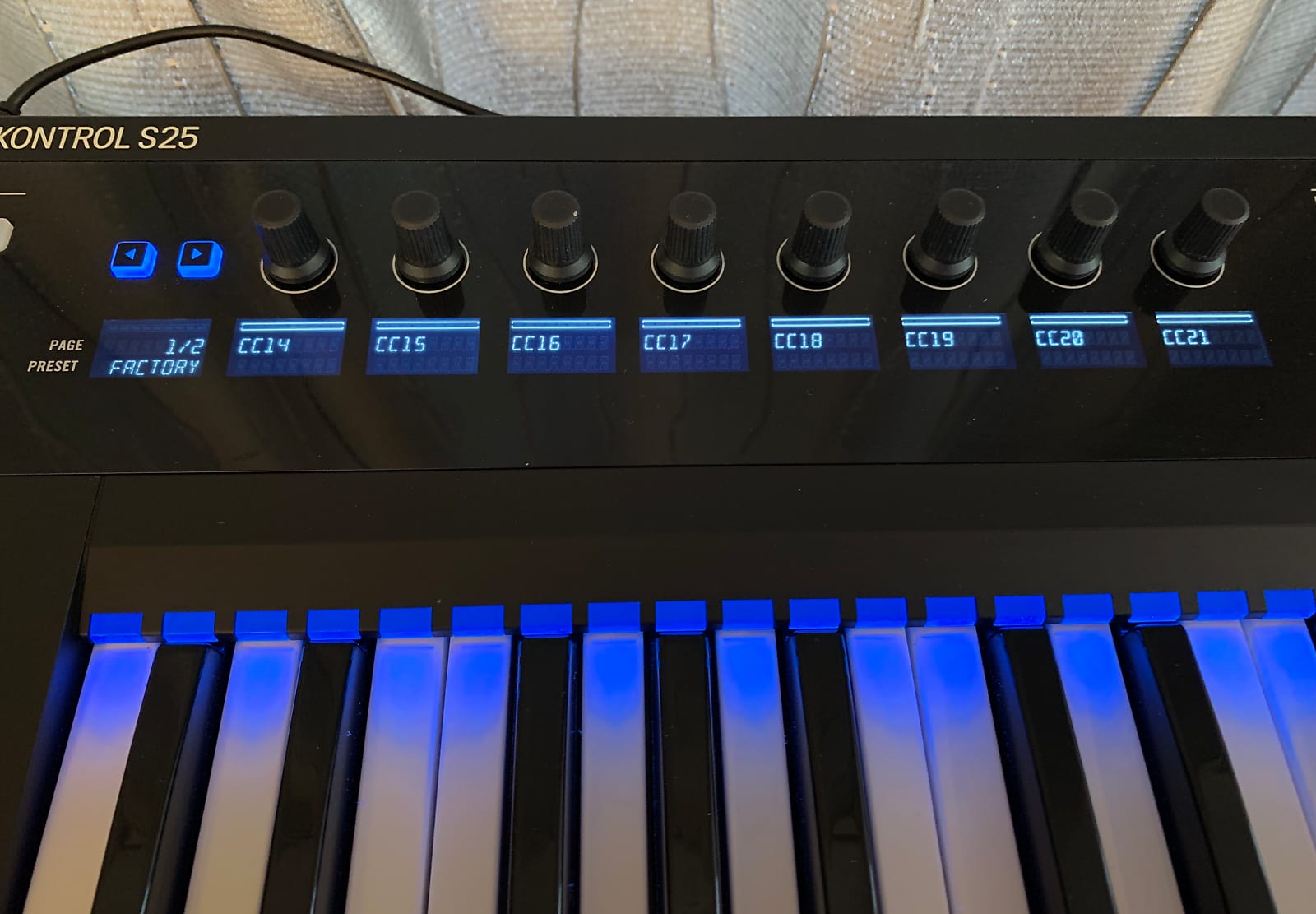 MATRIXSYNTH: Native Instruments Komplete Kontrol S25 Keyboard Controller