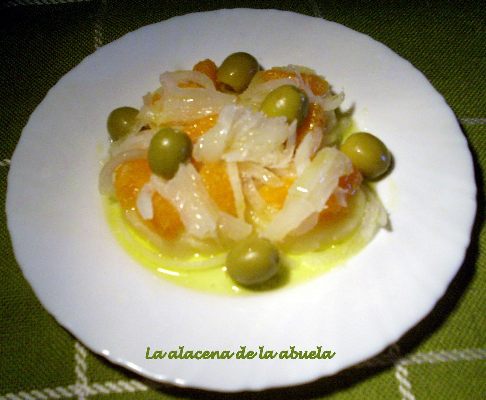 La alacena de la abuela Carmen: ENSALADA MALAGUEÑA