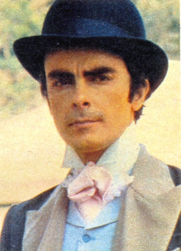 Astros em Revista: ROBERTO PIRILLO O GALÃ DAS SETE