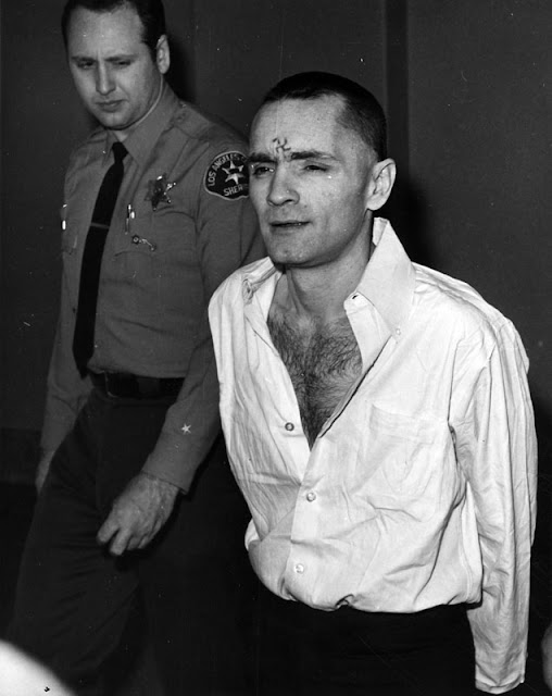 Murder Trial Photos of Charles Manson and the Manson Family From 1969 ...
