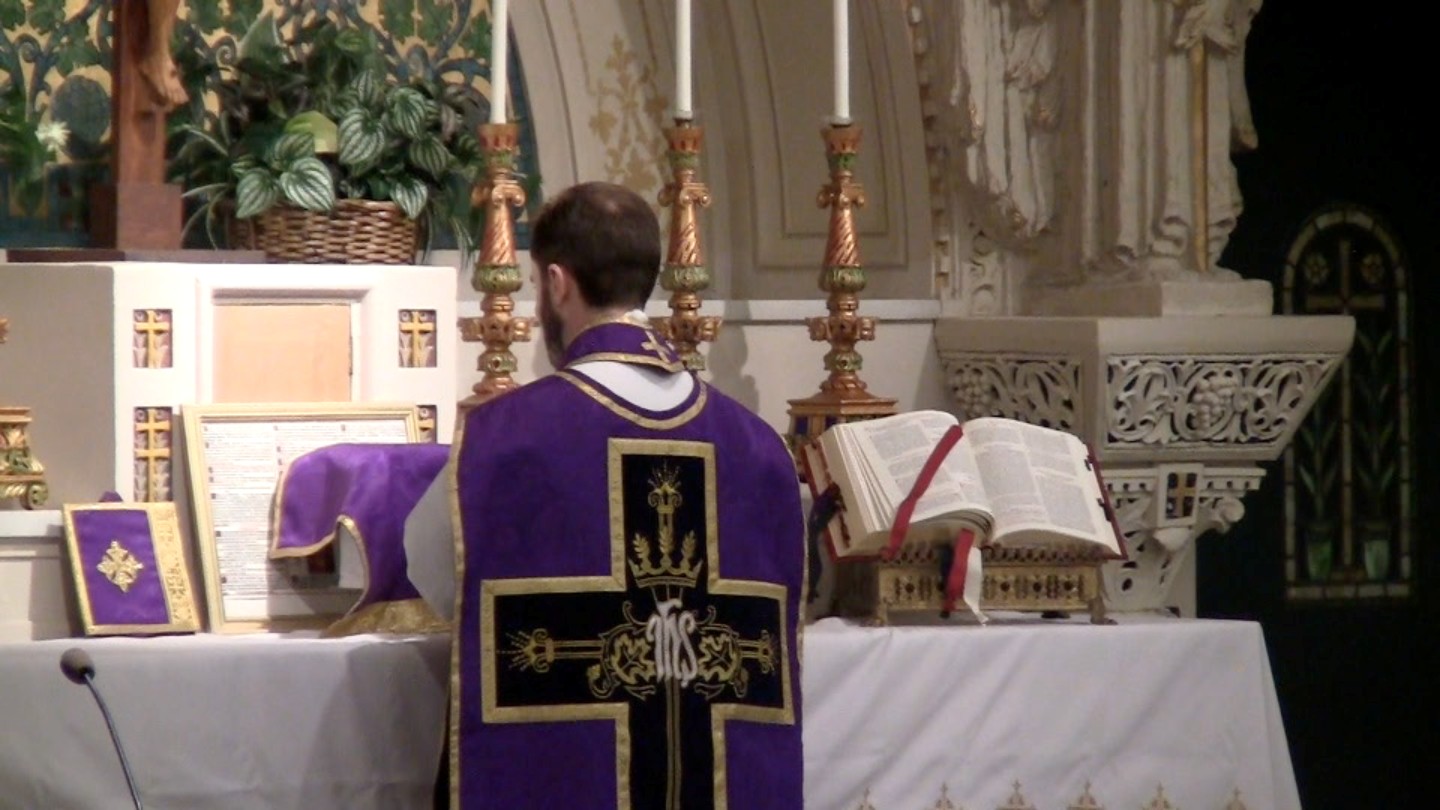CATHOLICVS: Santa Misa en la Forma Extraordinaria del Rito Romano en ...