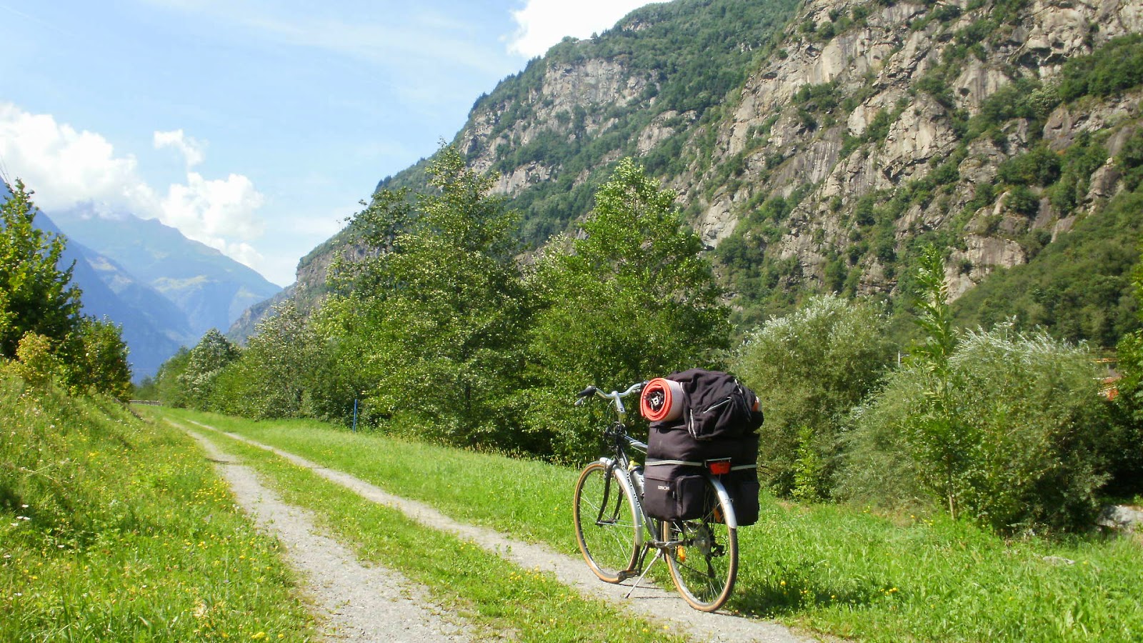 EXCURSII CU BICICLETA: Elvetia
