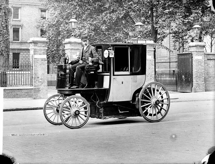 Writers in London in the 1890s: Images of London in 1897