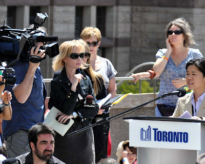 Toronto Grand Prix Tourist - A Toronto Blog: Television news reporters ...