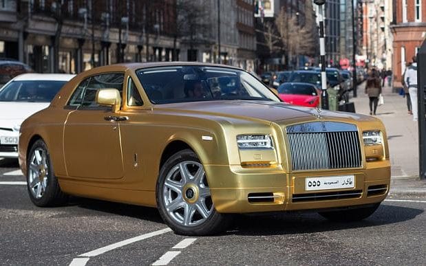 Luxury Cars Gold Color Make People of London Amazed | UK Classic Motor ...