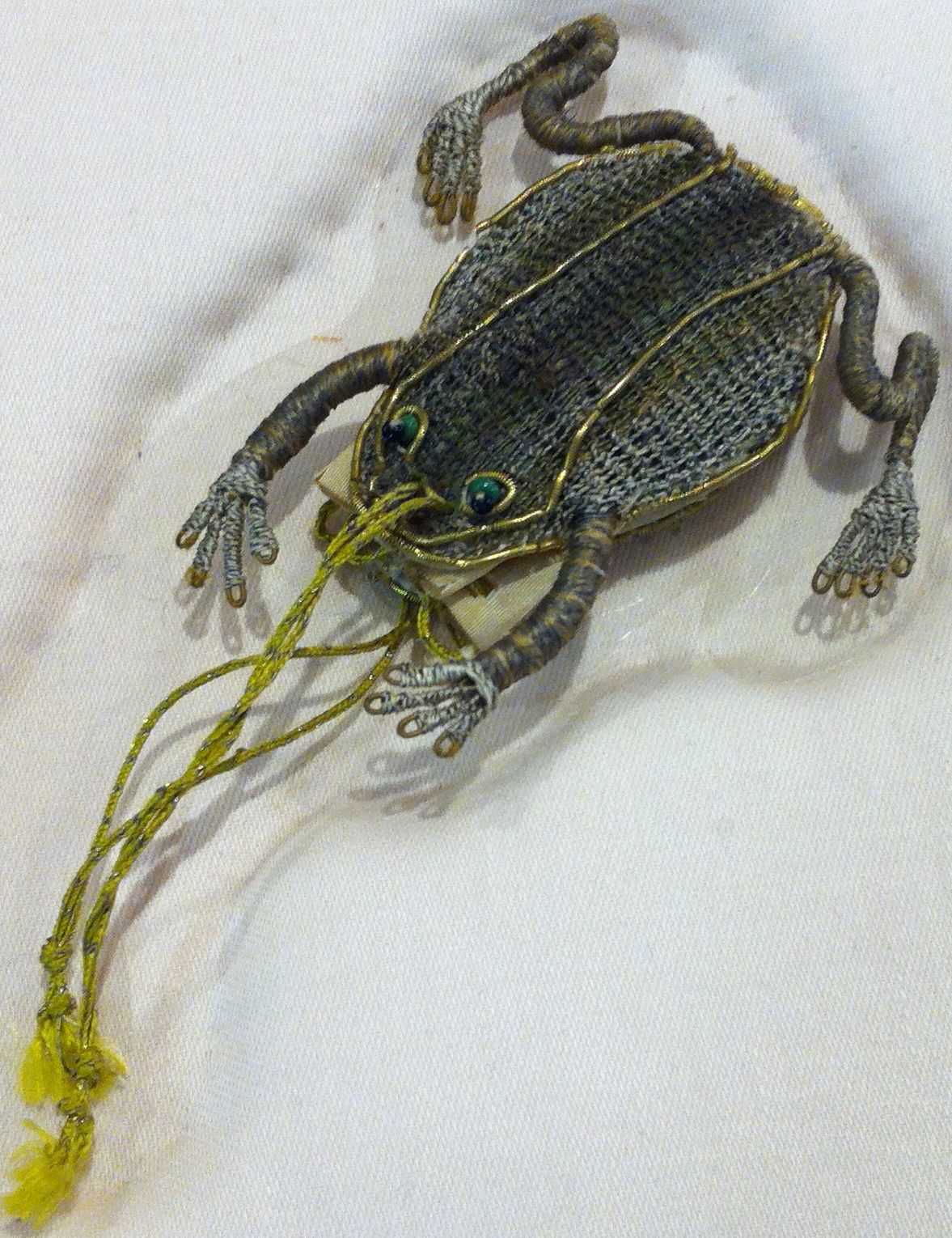 Isis' Wardrobe: 17th century frog purses