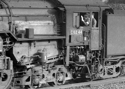 撮り鉄人生録+α: C62 キャブ下の配管