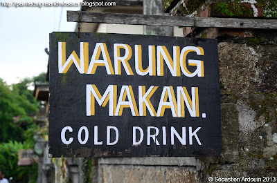 Painted signs and mosaics: Warung Makan, Ubud