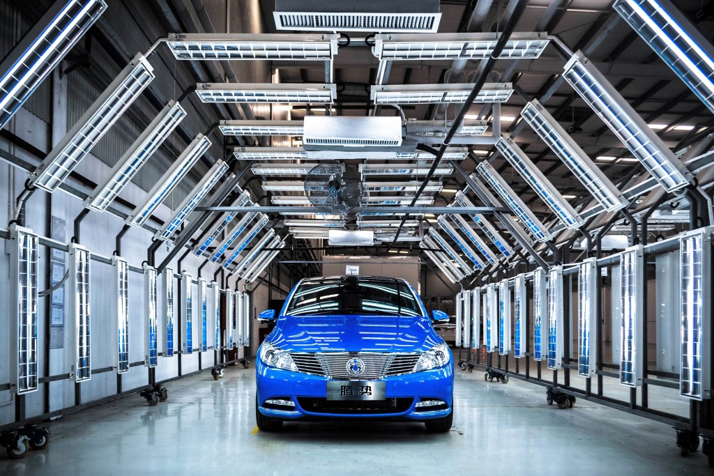 The Automobile and American Life: The DENZA 400 -- BYD Daimler New ...