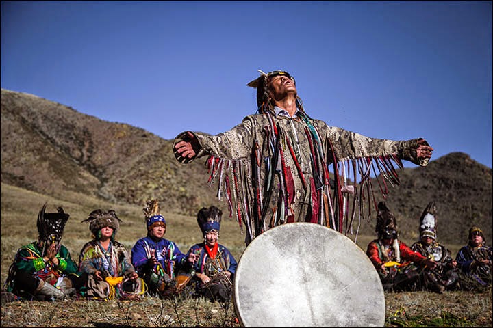 White Wolf : Powerful Photographs Of The Shamans Gathering In Siberia