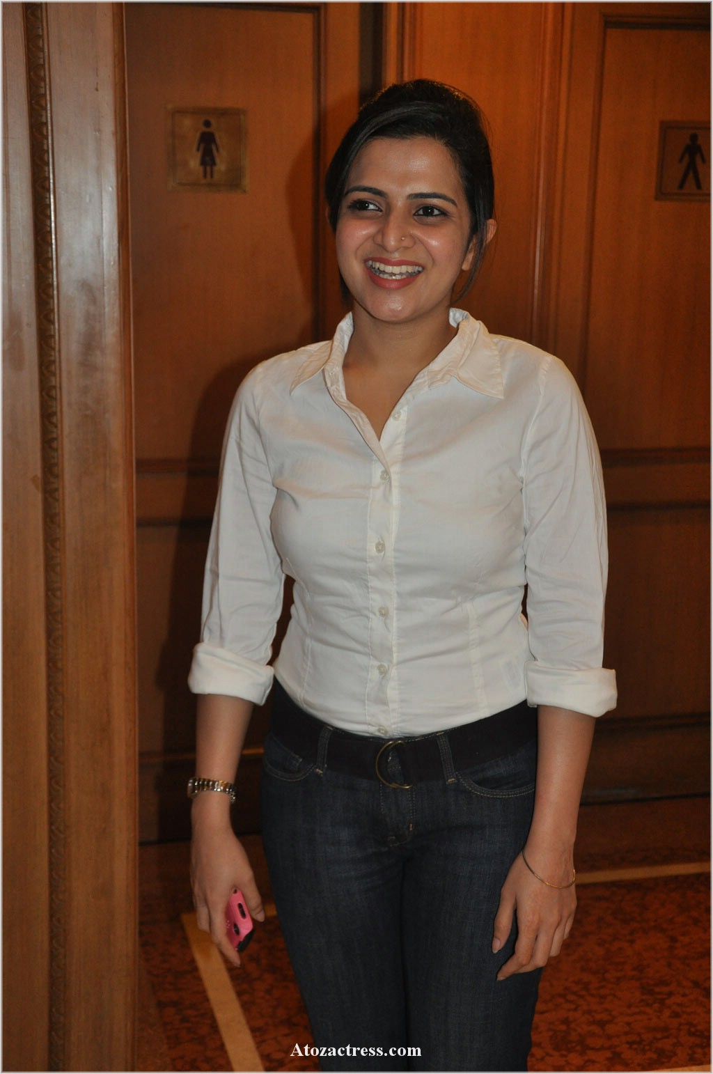 INDIAN ACTRESS: Tamil Tv anchor Divyadharshini Neelakandan hot and sexy ...