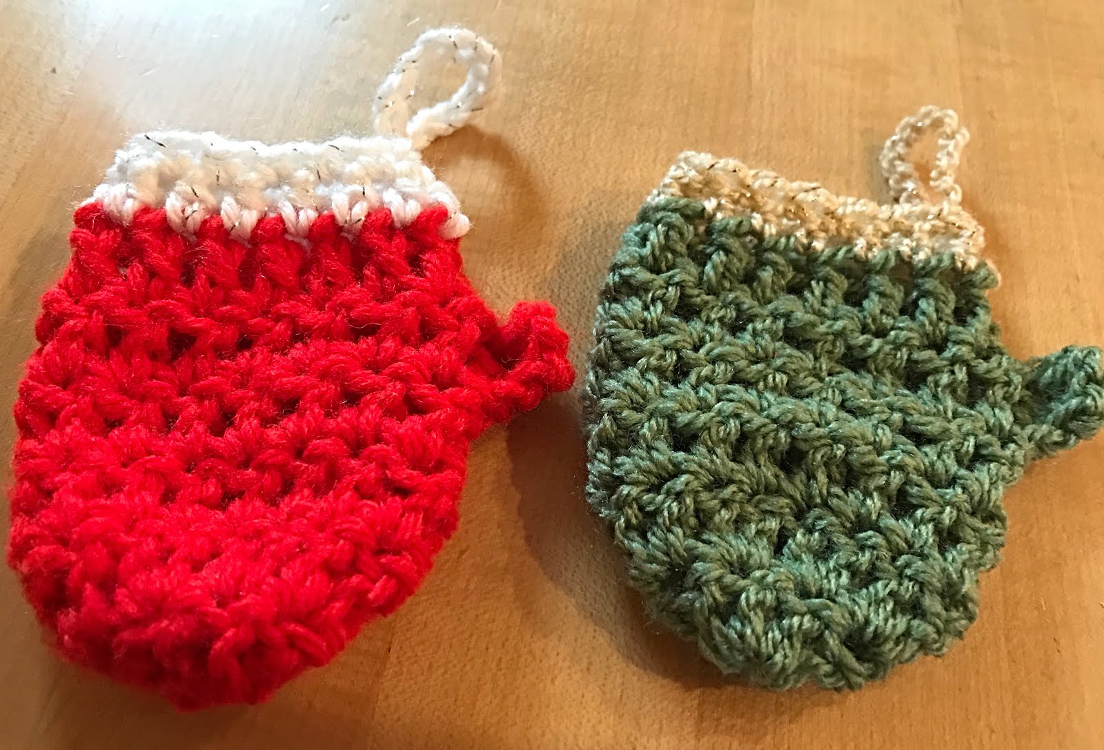 Crochet Christmas Mittens Ornament | Julie's Creative Lifestyle