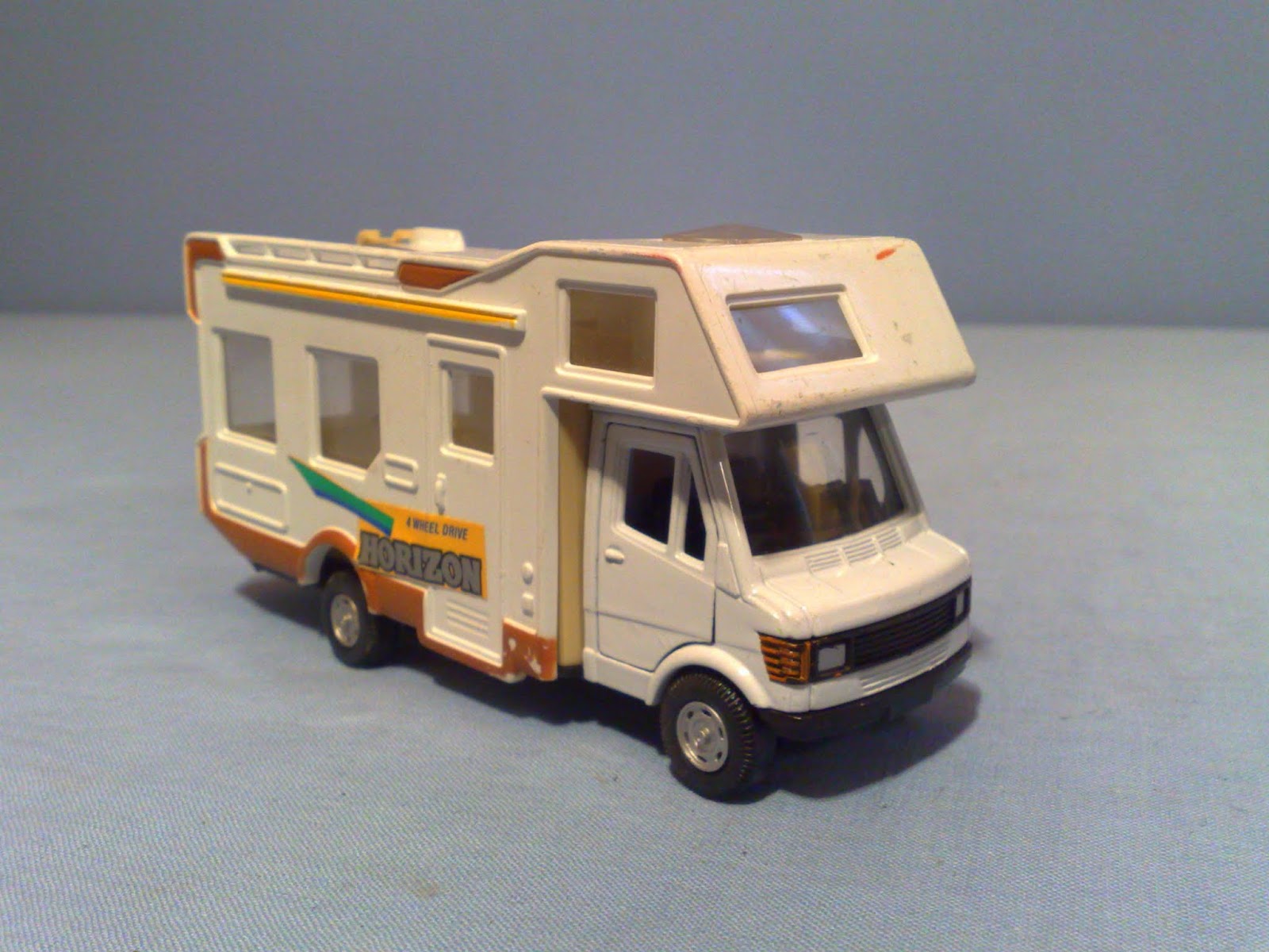 TOM's TECH TOYS: CAMPER Motorhome