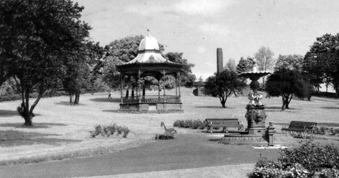 Tour Scotland: Old Travel Blog Photograph Public Park Brechin Scotland
