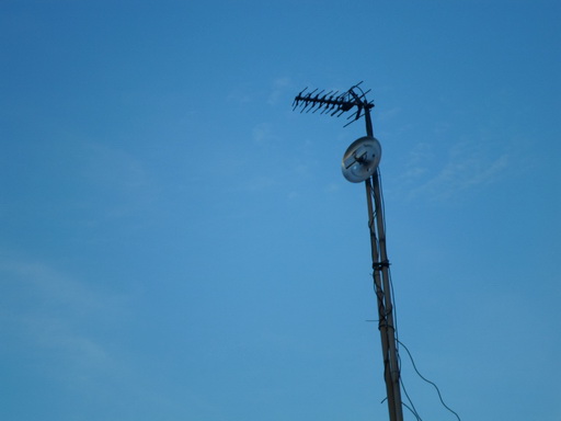 LIONG TEHNIK: ANTENA TV DIGITAL GAMBAR BAGUS TANPA SEMUT