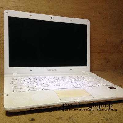 Jual Laptop Samsung NP275 Putih - Malang Laptop