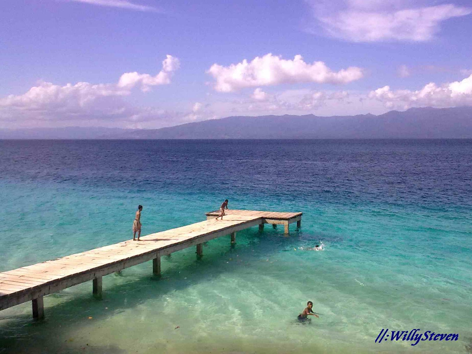 TravellerMeds: Beauty and the Beach : Pulau Ambon