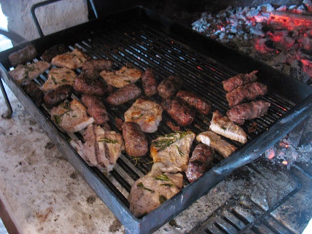 živakuha: Ombolo s svežimi mediteranskimi zelišči