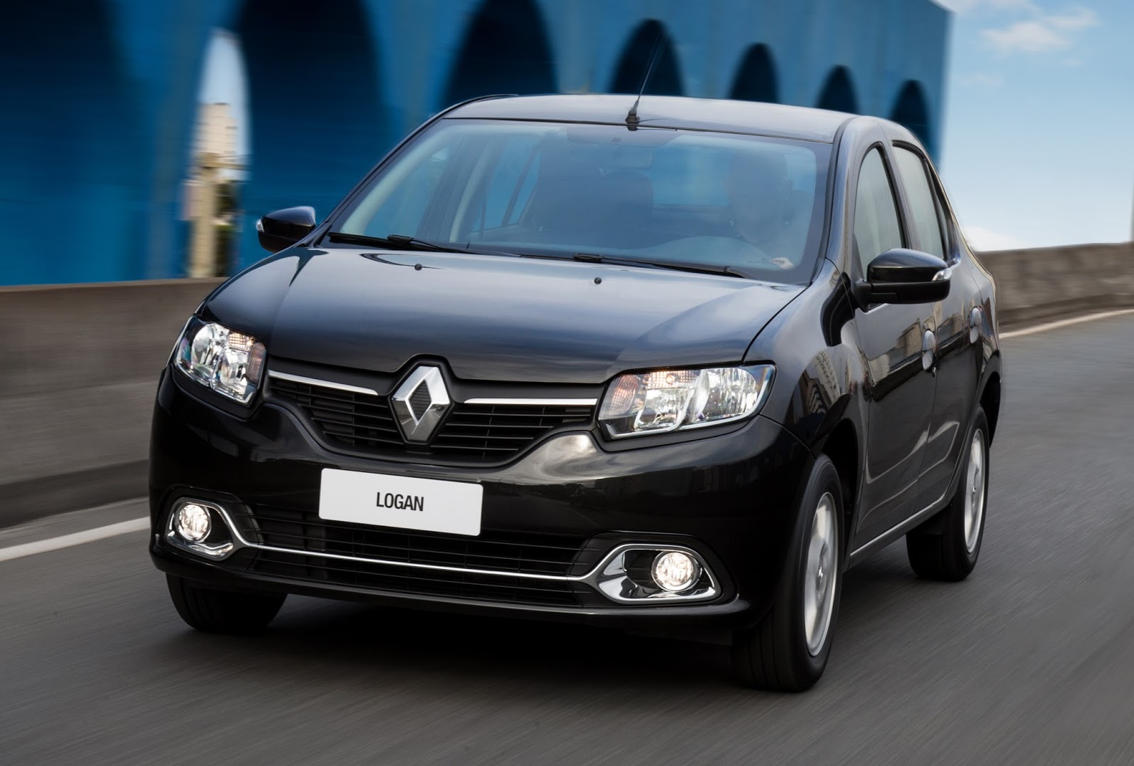 Renault lança Logan e Sandero com os novos 1.0 e 1.6 SCe