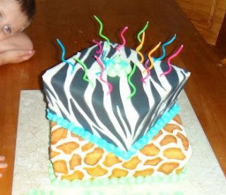 Log Cabin Baker: Wild animal print Birthday cake!