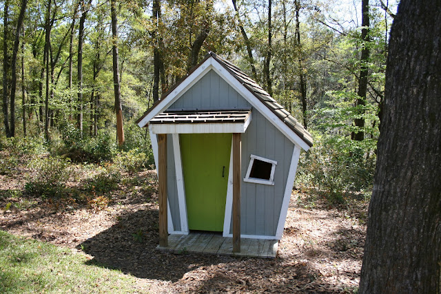 The Lowcountry Lady: Playhouse Paint Refresh with the Best Navy Blue