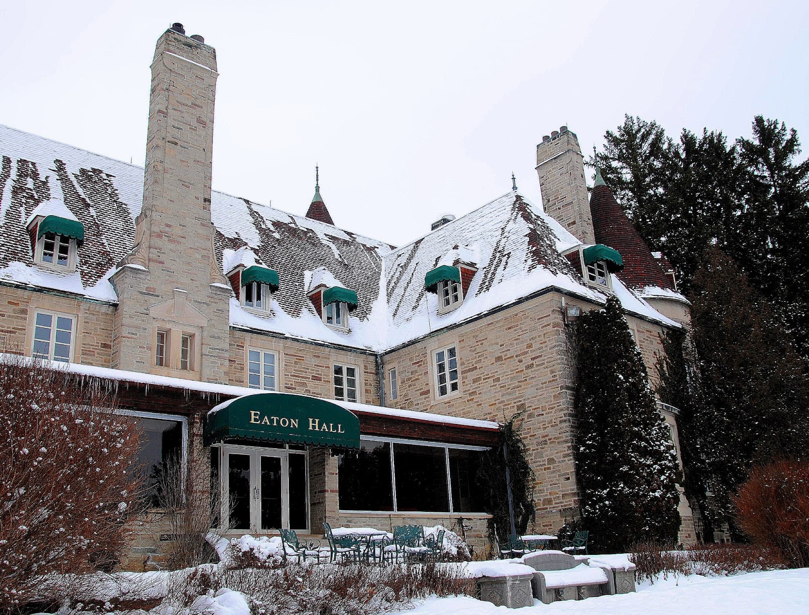 Camera on King & Aurora : Eaton Hall winterscapes