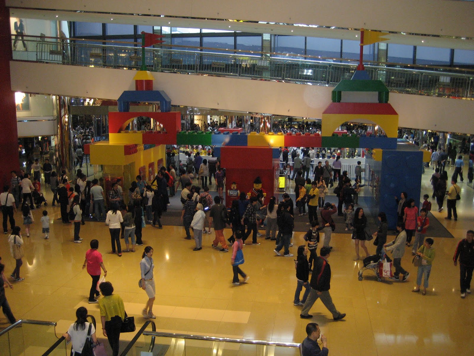 Nesting in Skyscrapers: Lego Exhibition in Taikoo: "Build up your ...