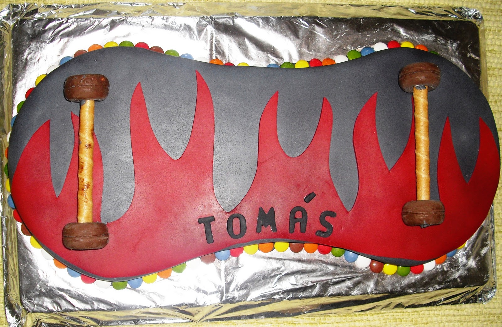 As Minhas Receitas do Lumiar: Bolo de skate (6º Aniversário do Tomás)