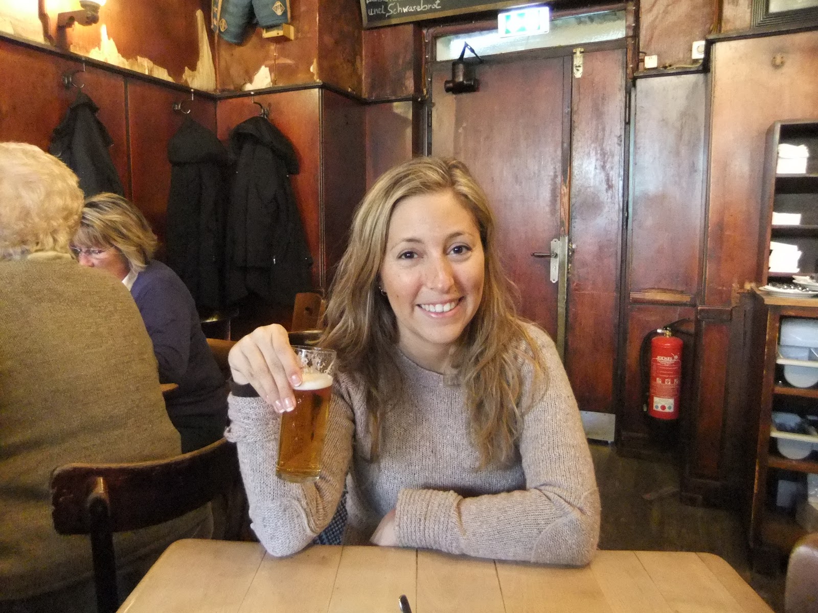 The traveling foodie: Having Kölsch in Köln!