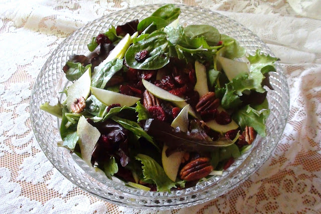 zsuzsa is in the kitchen: GREEN PEAR SALAD