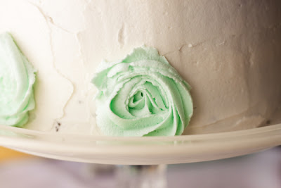 Strawberry Chic: DIY Tuesday: Rose Frosting Technique
