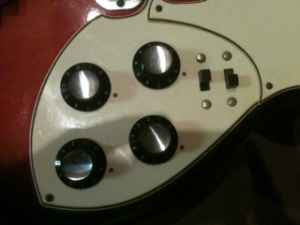 Craigslist Vintage Guitar Hunt: 1967 Silvertone 1453 (Harmony H82 Rebel ...