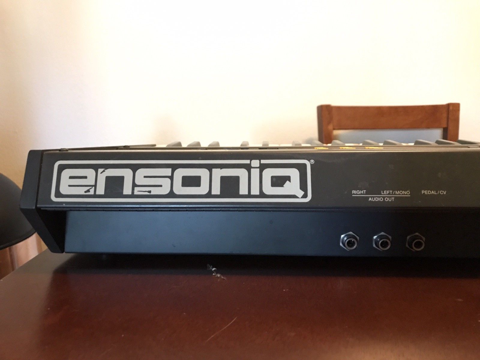 MATRIXSYNTH: Ensoniq ESQ1 Metal Body Synthesizer w/ Carts