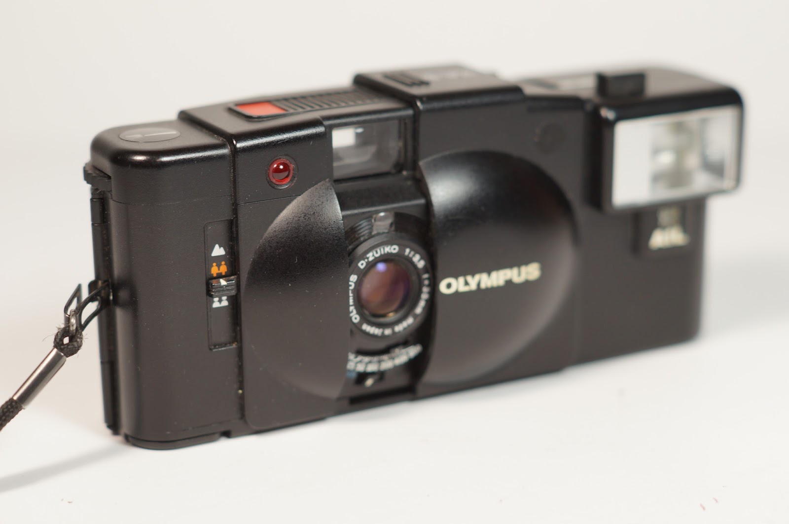 Olympus XA-2 35mm Film Camera with A1L Quick Flash