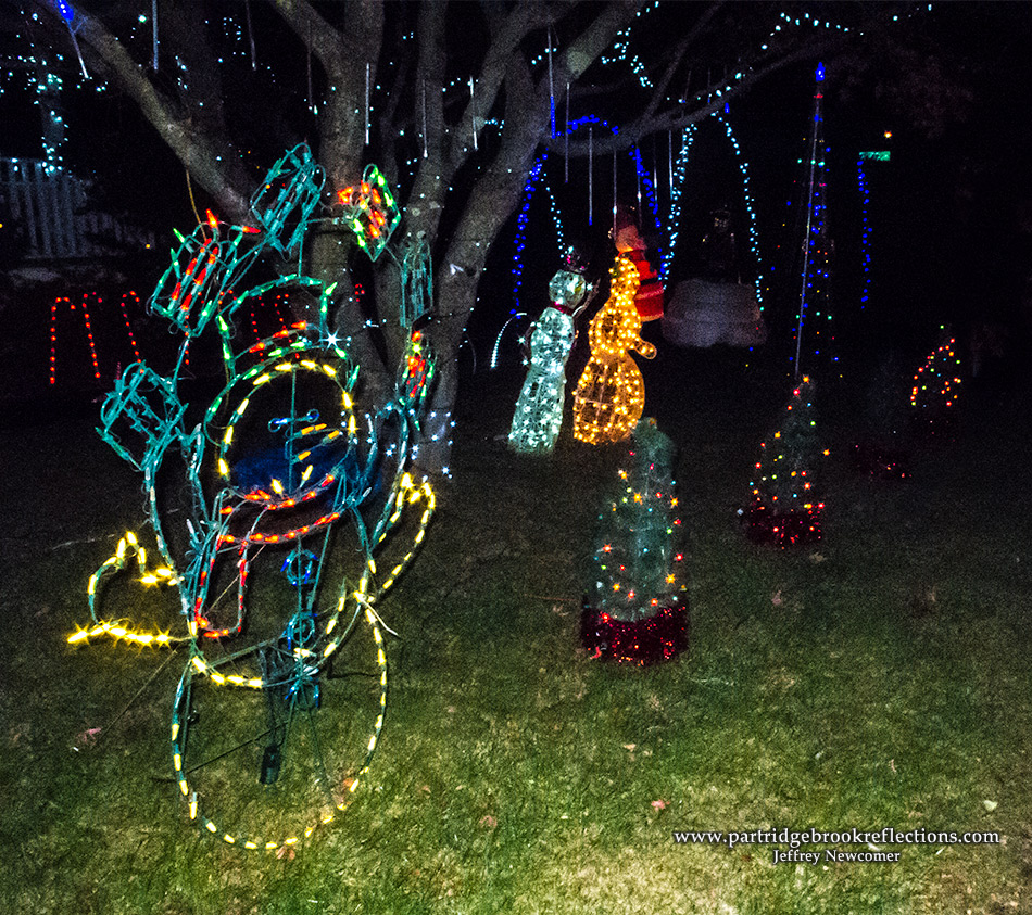 Getting it Right in the Digital Camera : Photography of Holiday Lights