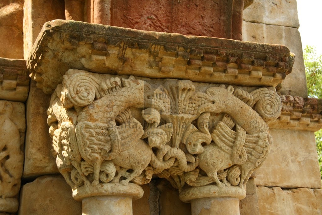 Capiteles romanicos Palamos: Capitel grifos afrontados y entrelazados
